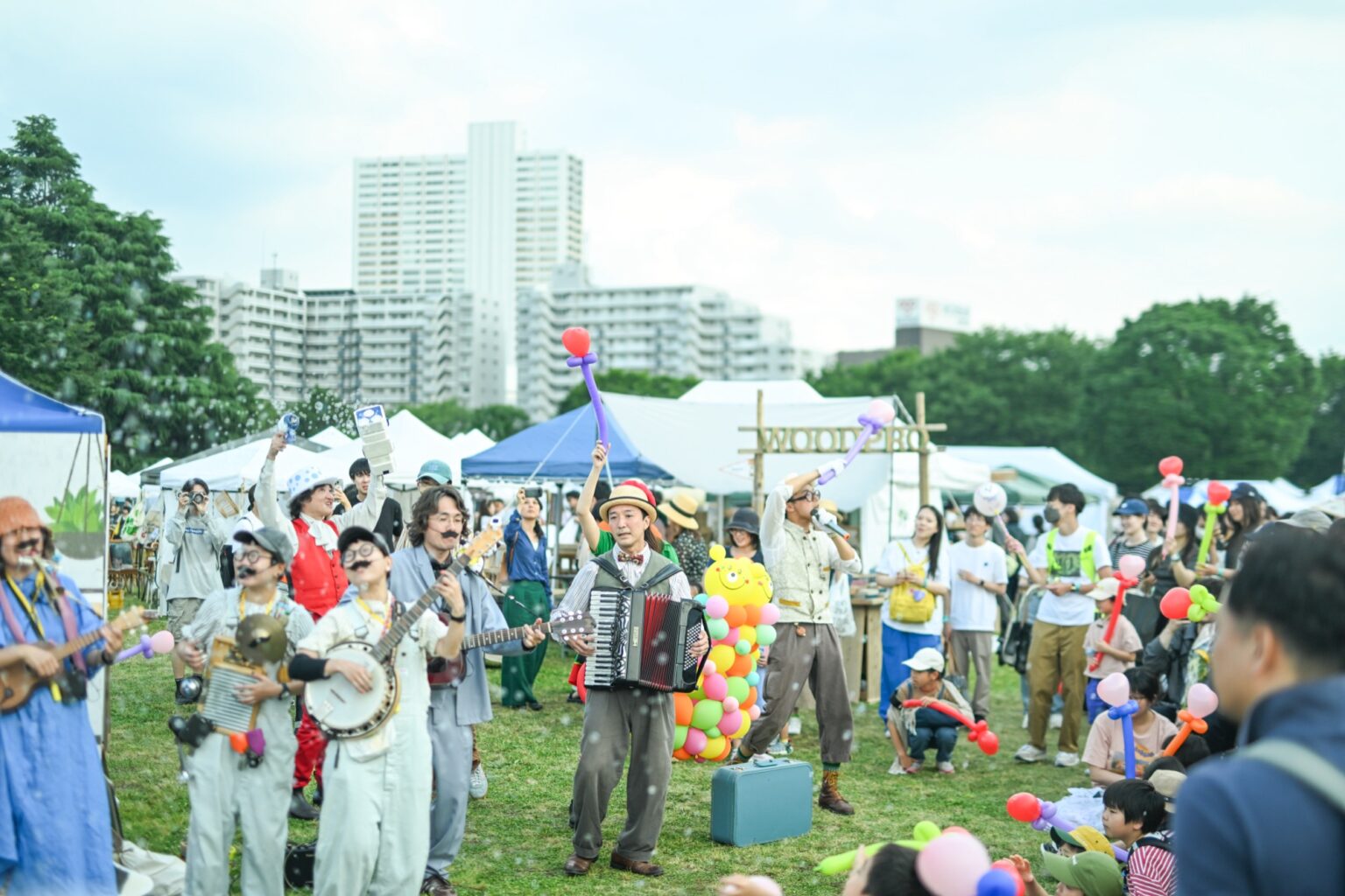 「東京蚤の市’24 AUTUMN」11/1（金）〜11/3（日）開催／手紙社 | ドコイク dokoiku 家族でお出かけ情報サイト